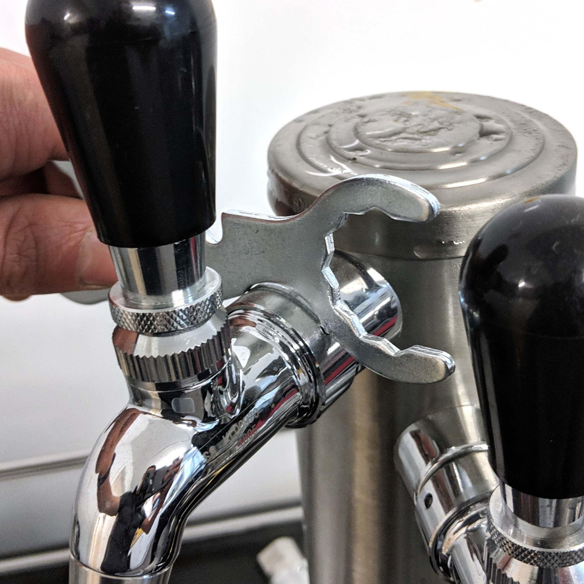 Font Tap Spanner - Versatile Keg Wrench Dispensing Systems