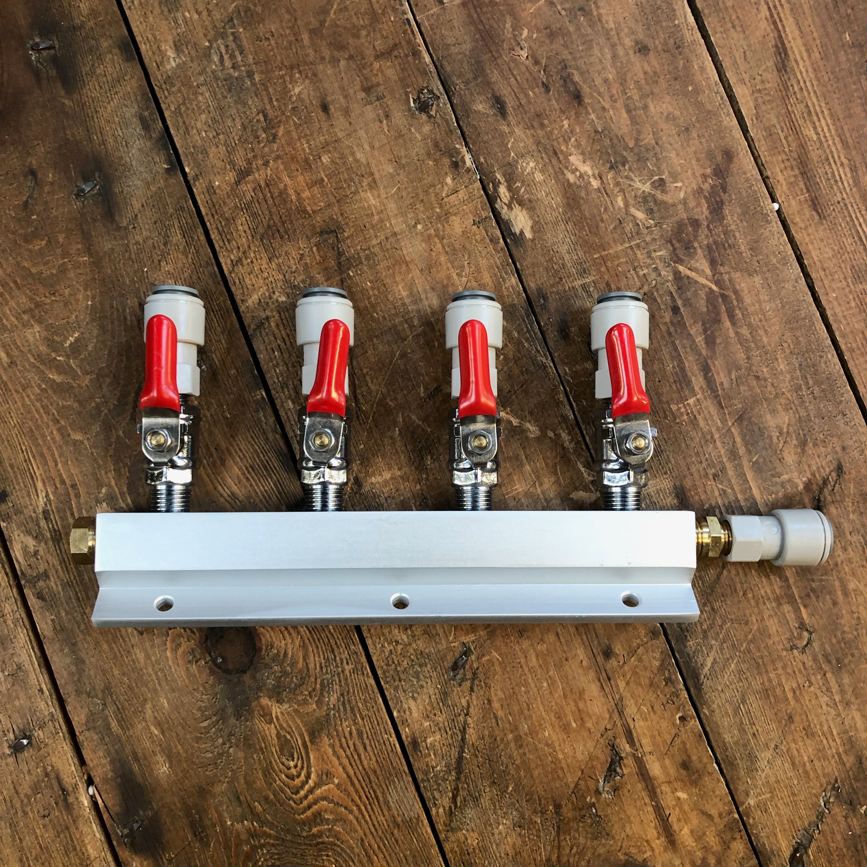 Gas Manifold Splitter with Check Valves - 3/8" Connections