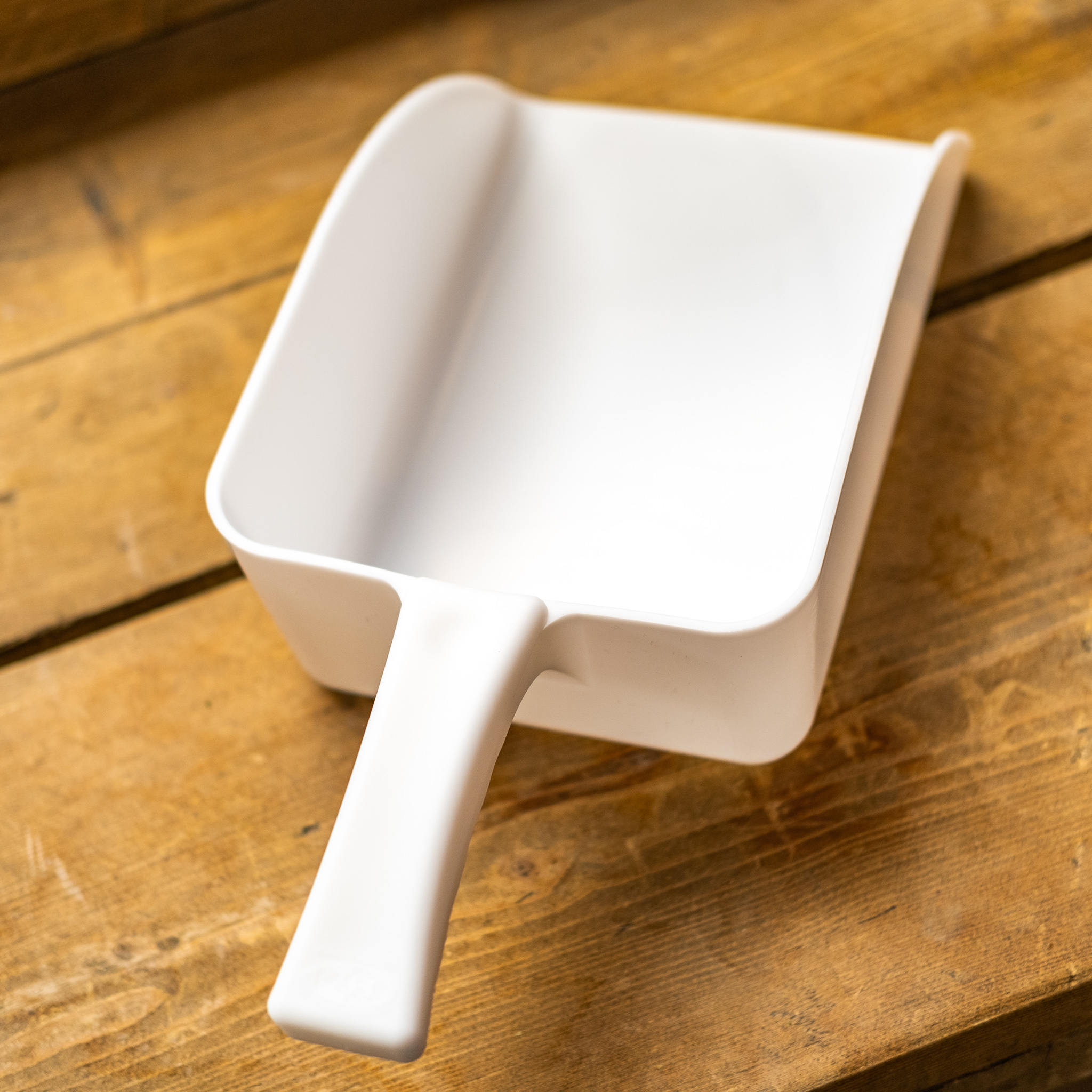 Large Hand Scoop 2000g - White | Durable & Easy to Clean